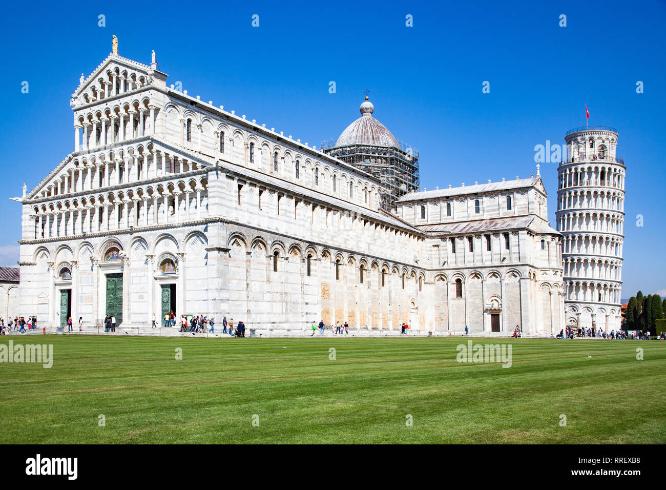 piazza dei miracoli, with the Basilica and the leaning tower, Pisa ...