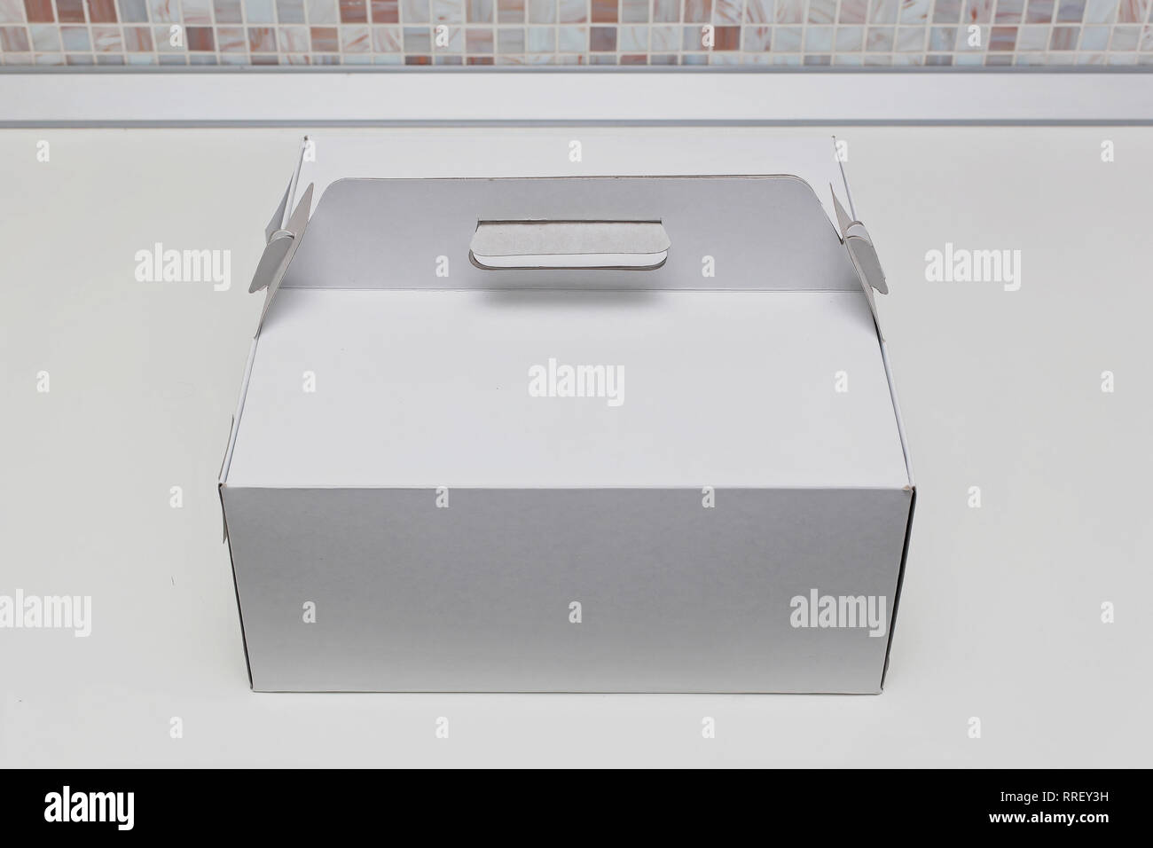 Big White Cardboard Box For Cake Takeaway Stock Photo - Alamy