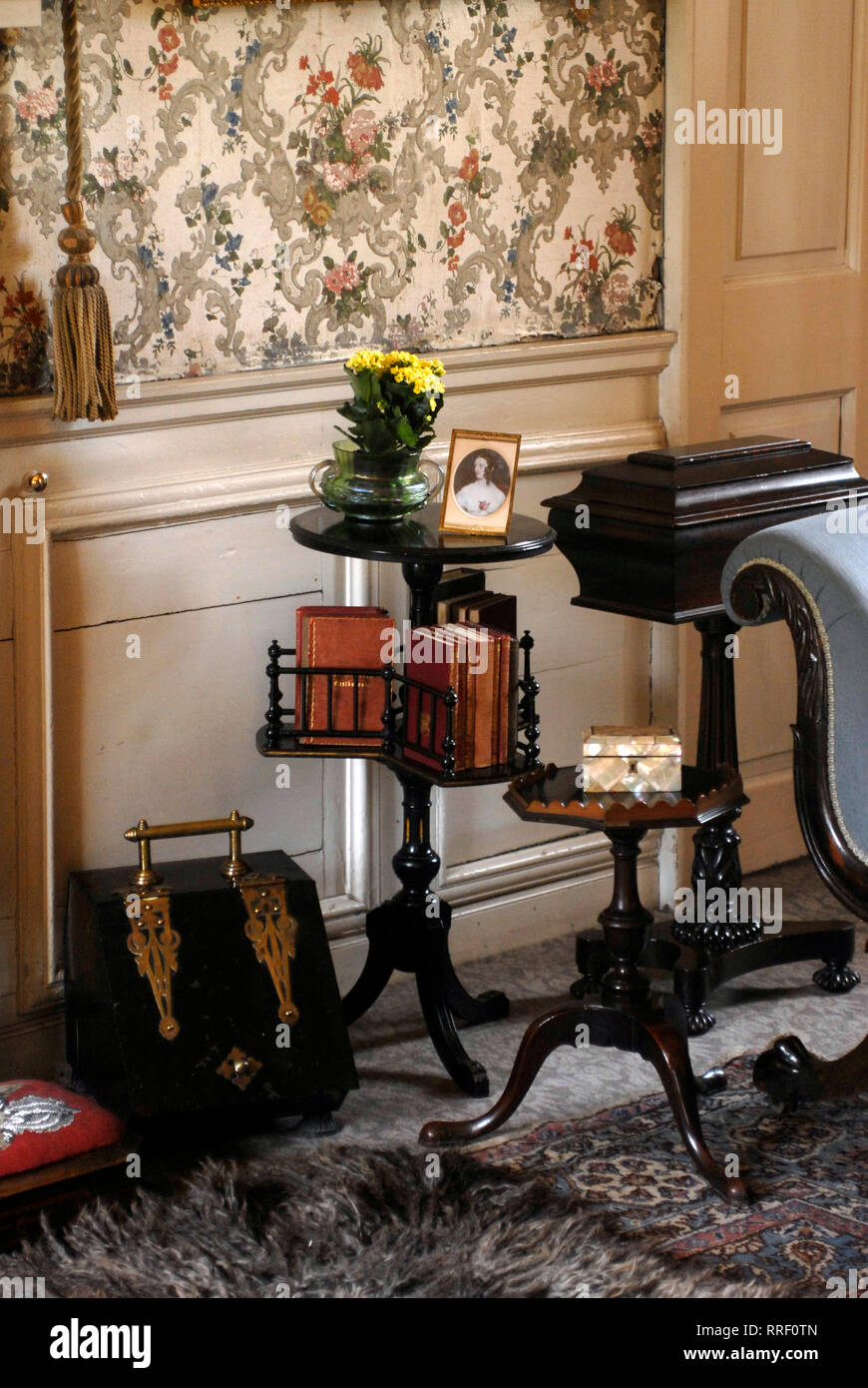 Cultural Tourism: Traquair House, the oldest inhabitant house in the ...