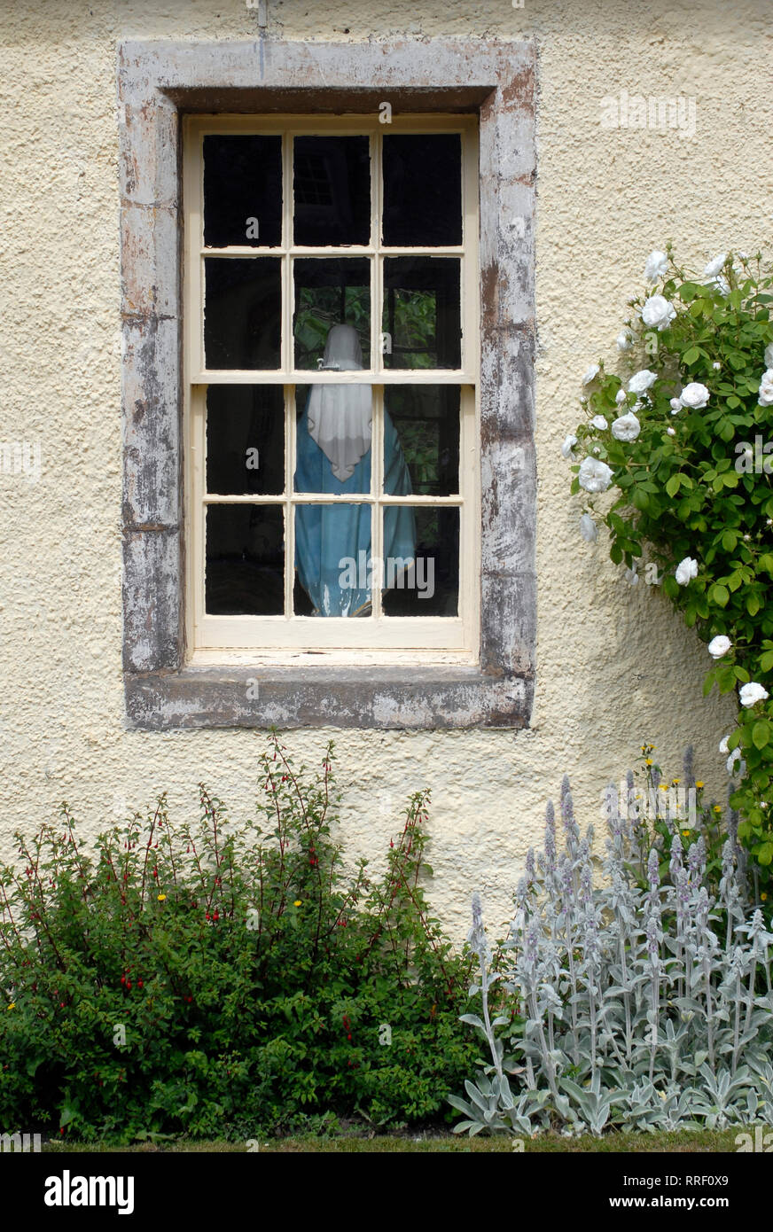 Cultural Tourism: Traquair House, the oldest inhabitant house in the ...
