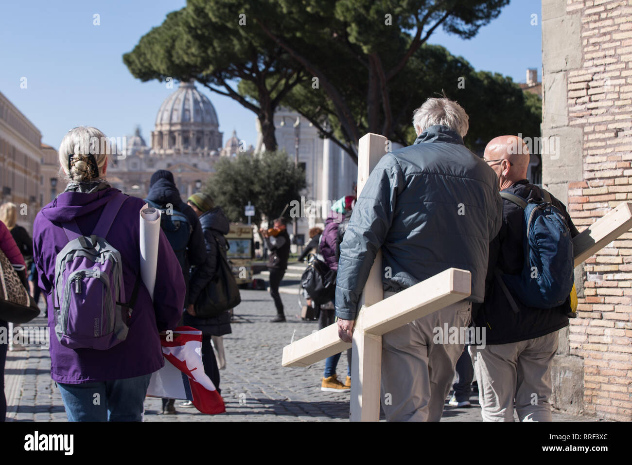 March organized in Rome by victims of abuse by pedophile priests to ask ...