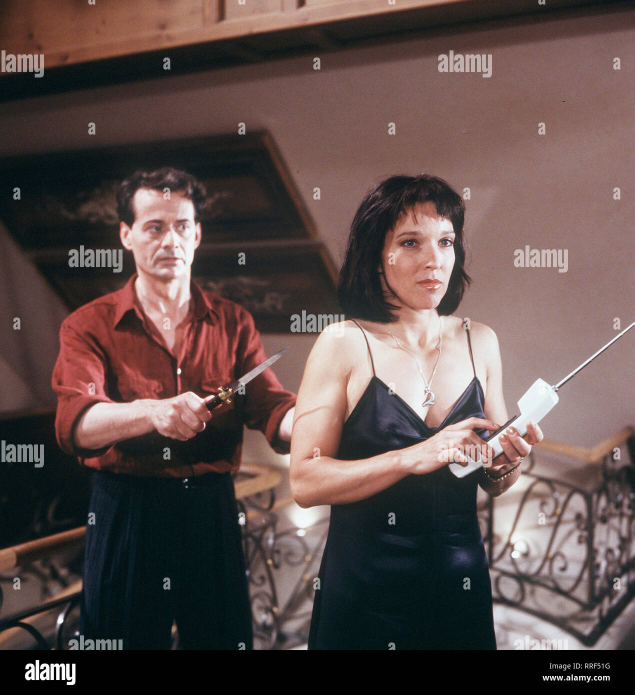 DER ALTE- Szene: Peer Jakobson (GERD BÖCKMANN) wurde angeheuert, die Ex ...