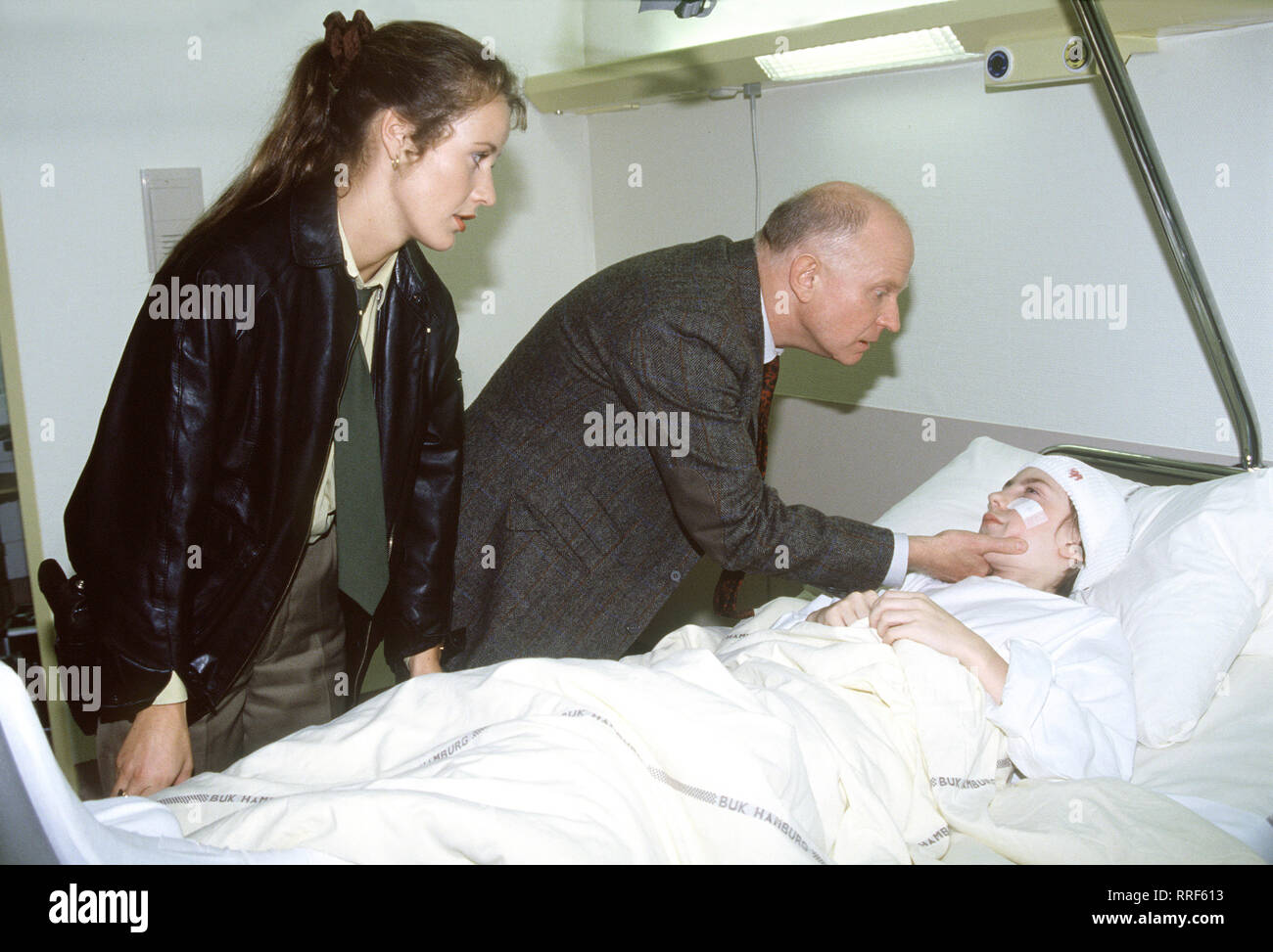 GROßSTADTREVIER / Frühdienst / Maike (BRITTA SCHMELING) und Iversen ...