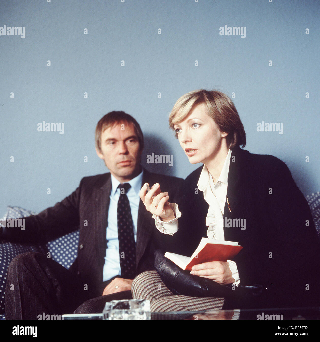 TATORT / Blasslila Briefe / Kommissarin Wiegand (KARIN ANSELM ...