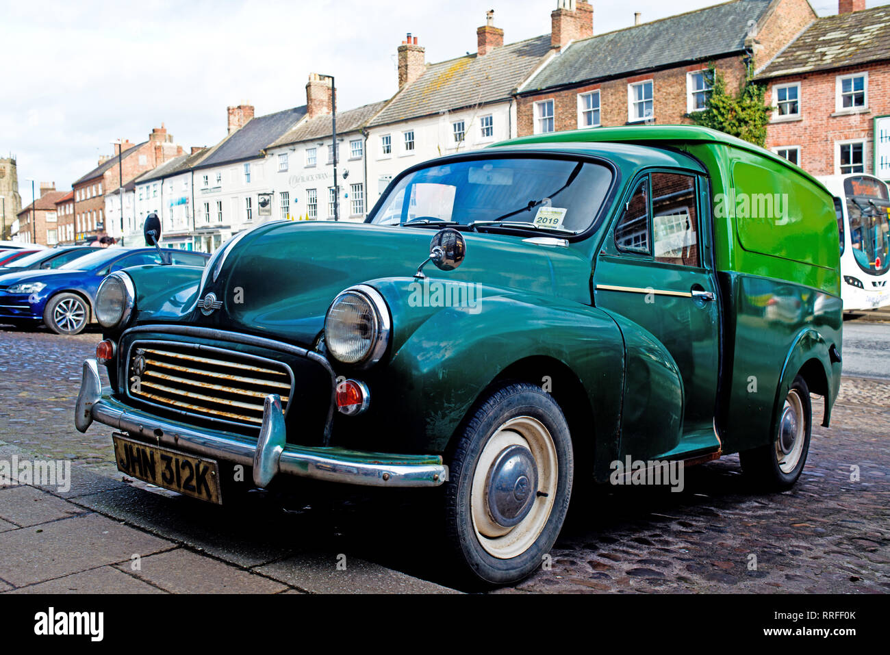 1971 Morris Minor Van Stock Photo - Alamy