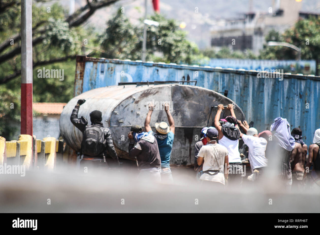 Brazil venezuelan border hi-res stock photography and images - Alamy