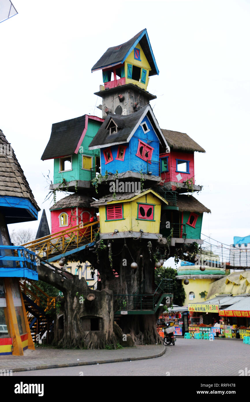 Chongqin, Chongqin, China. 25th Feb, 2019. Chongqing, CHINA-The fairy ...