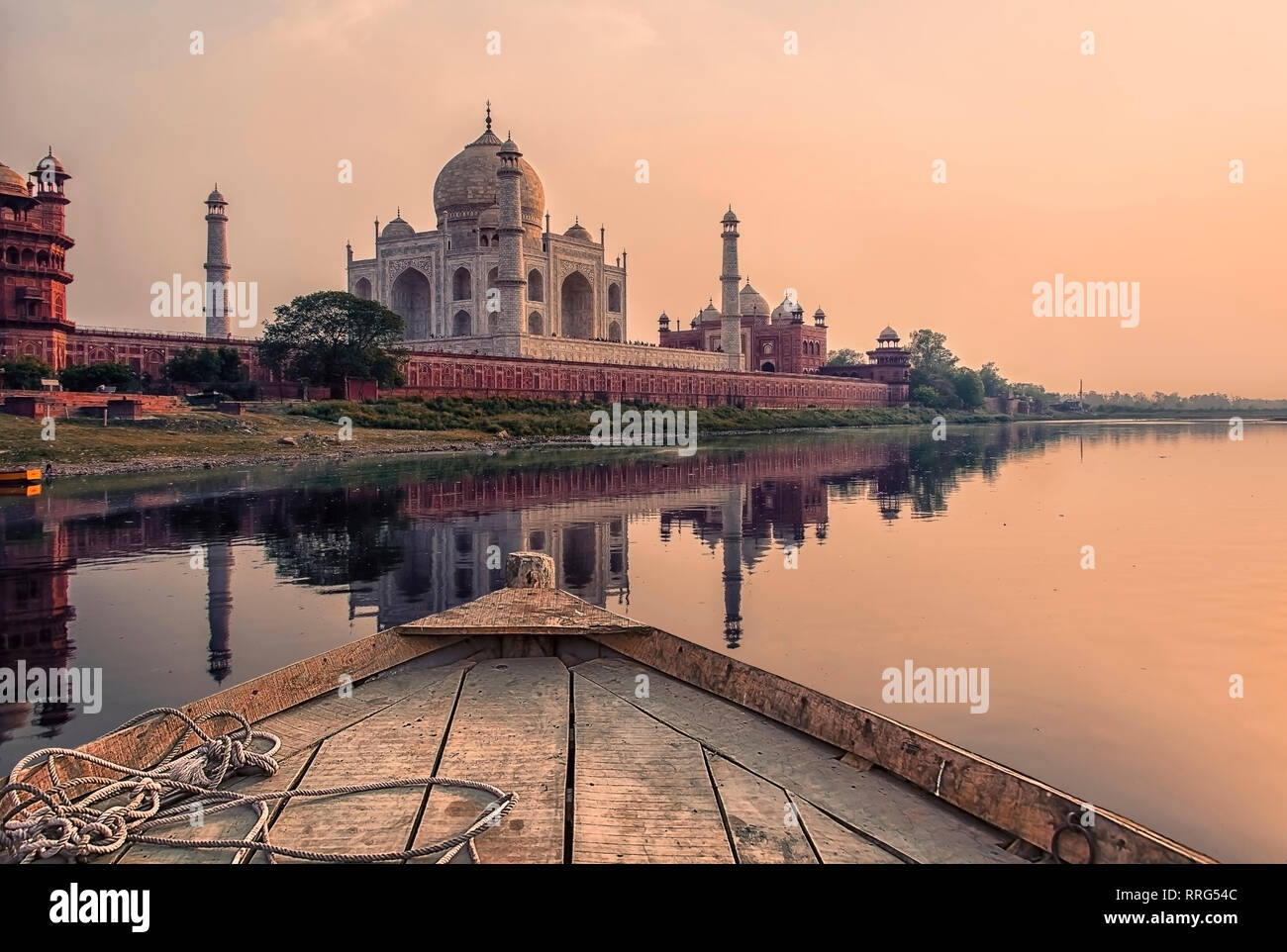 Taj mahal monument hi-res stock photography and images - Alamy