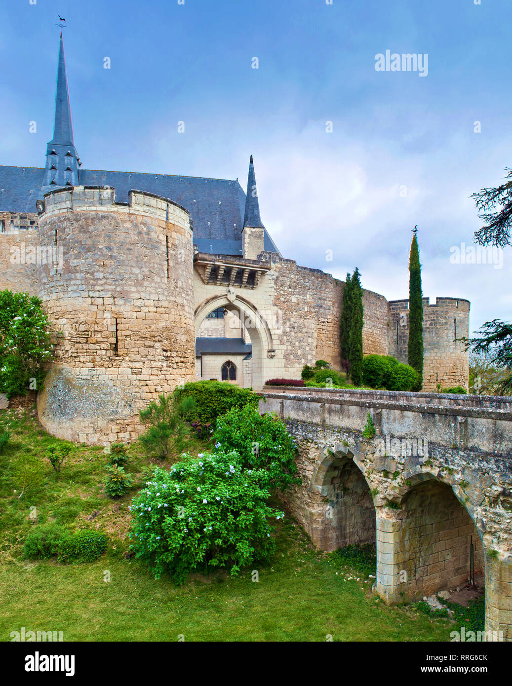 Arched stone bridge and entrance to the majestic Château de Montreuil ...