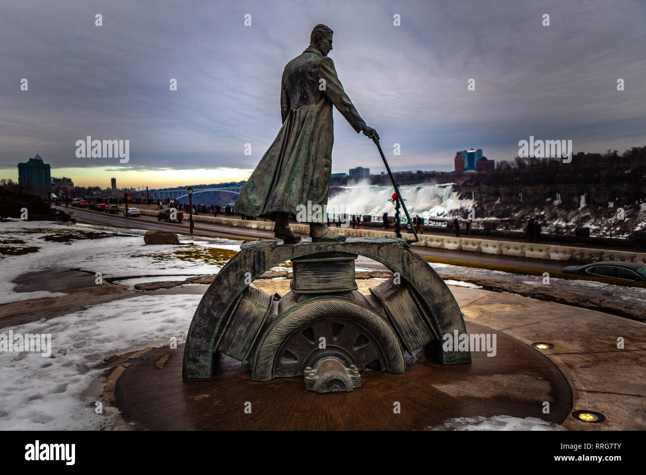 Nikola Tesla Sculpture in Queen Victoria Park in Niagara Falls, Canada ...