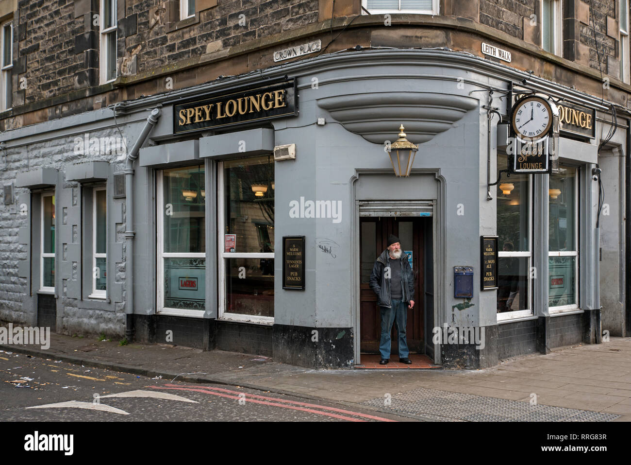 Leith pubs hi-res stock photography and images - Alamy