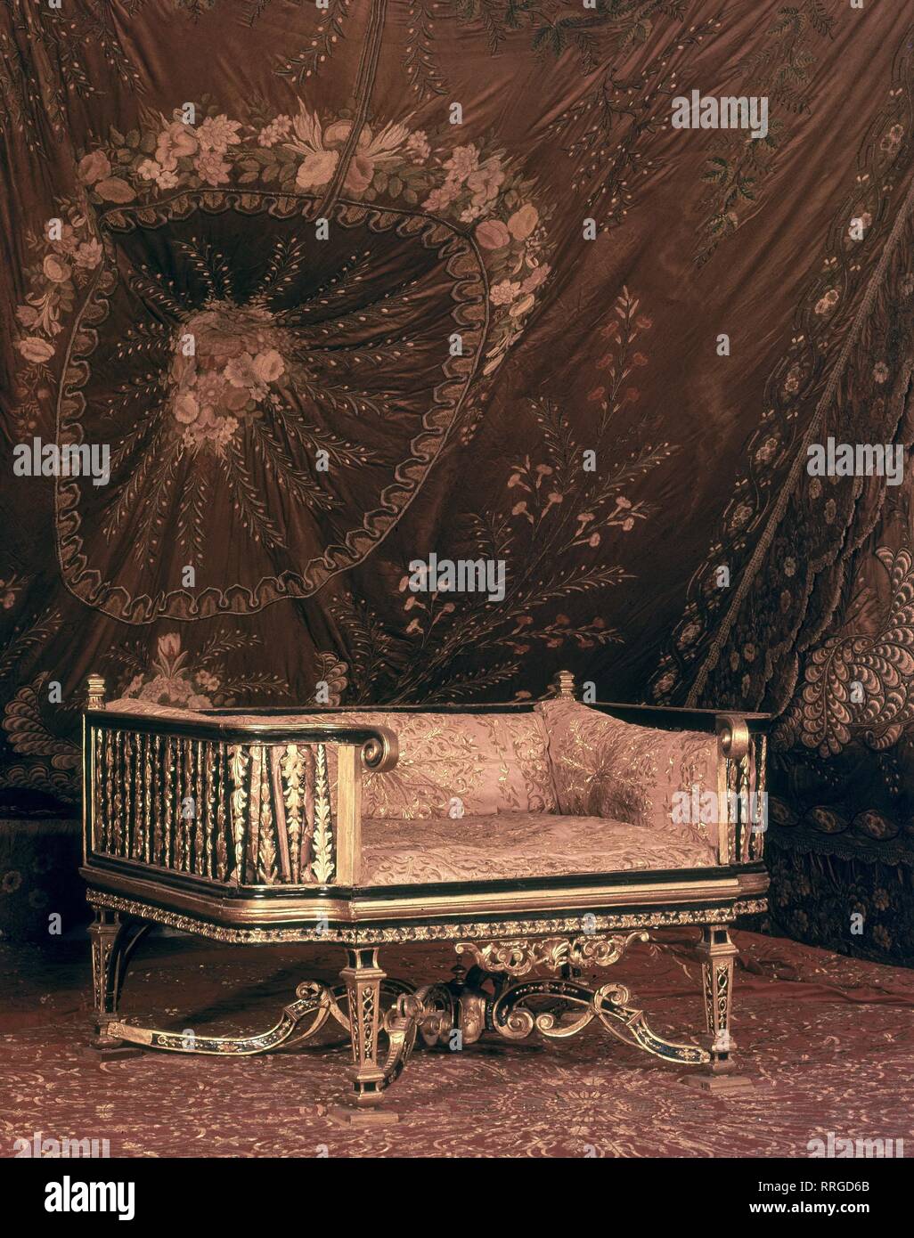 TRONO DE UN SULTAN DEL IMPERIO OTOMANO Stock Photo - Alamy