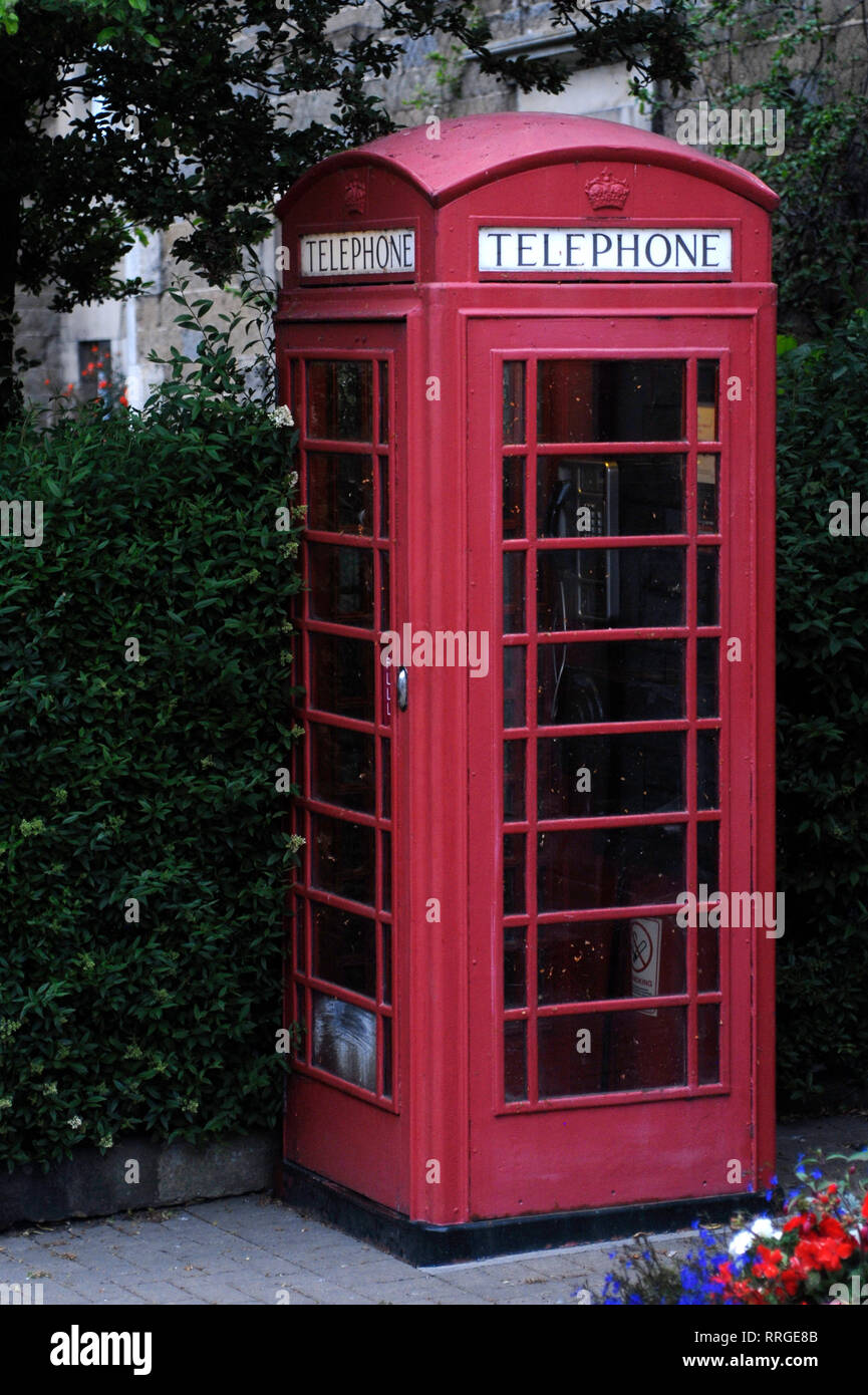 Tourism: classic red public telephone box in Melrose, Scottish Borders ...
