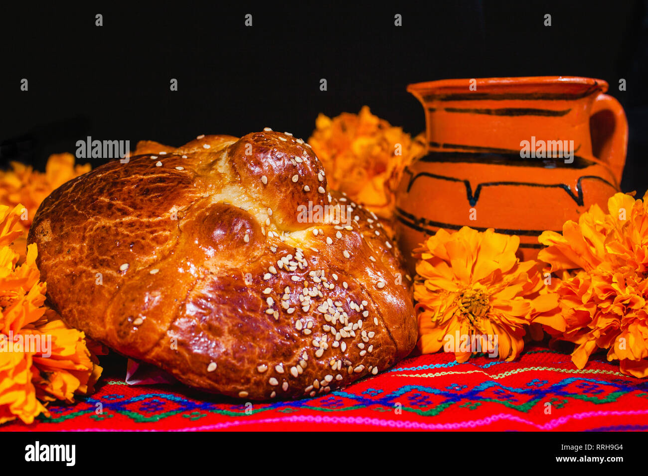 Day of the dead Mexican Bread in Mexico Stock Photo - Alamy