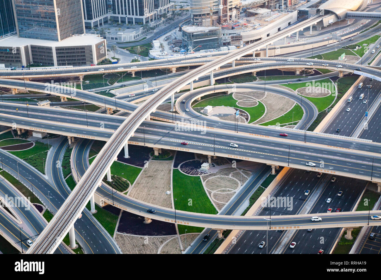 Traffic on a busy intersection on Sheikh Zayed highway Stock Photo - Alamy