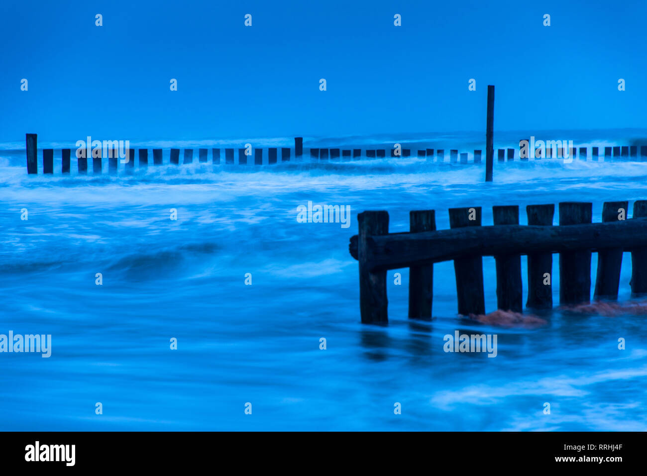 Ostfriesland, Insel Wangerooge, Winter, Strand, Sturm, Buhnen ...
