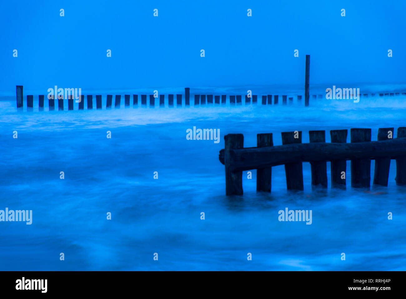 Ostfriesland, Insel Wangerooge, Winter, Strand, Sturm, Buhnen ...