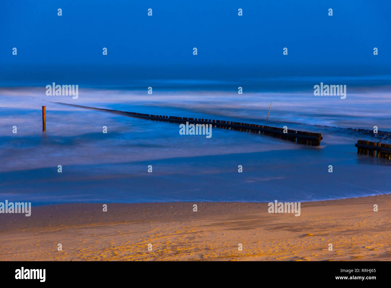 Ostfriesland, Insel Wangerooge, Winter, Strand, Sturm, Buhnen ...