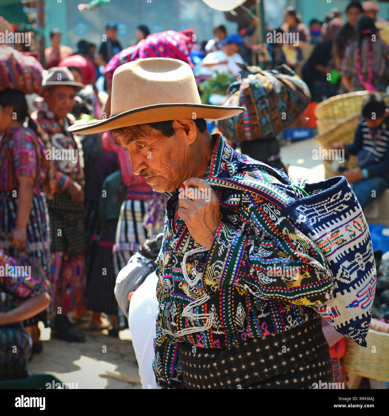 Lake atitlan guatemala maya people hi-res stock photography and images ...