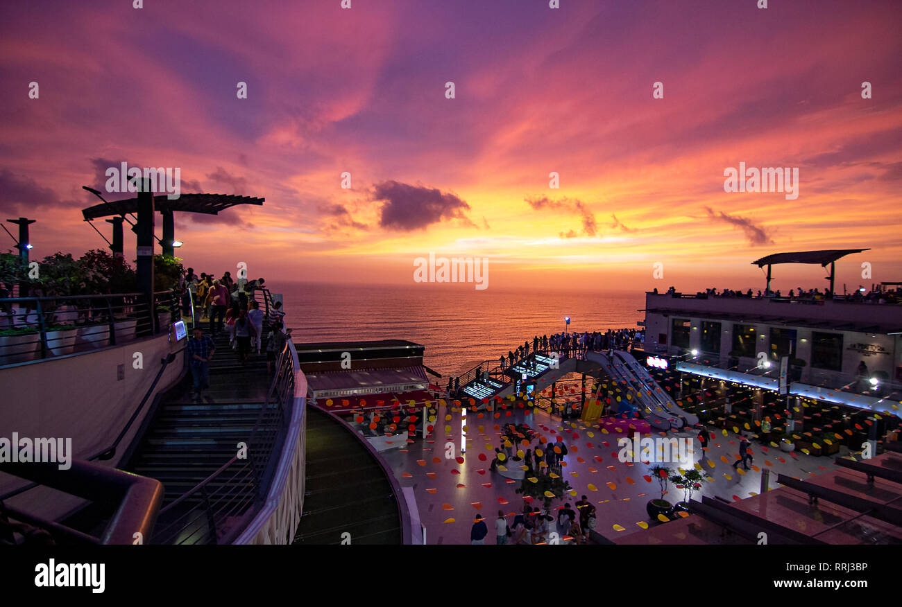 Shopping mall latin america hi-res stock photography and images - Alamy