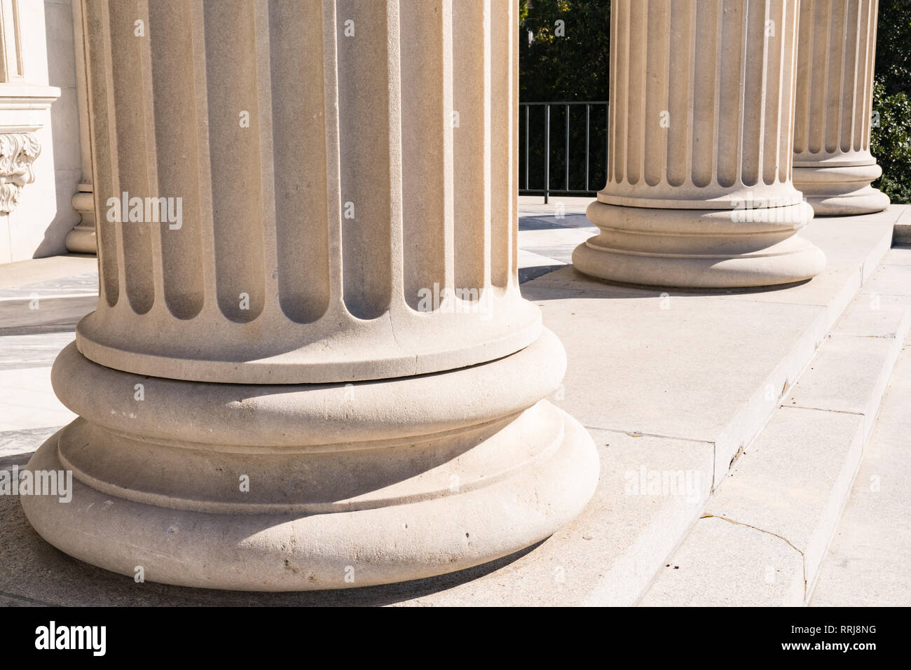 Fluted white marble columns hi-res stock photography and images - Alamy