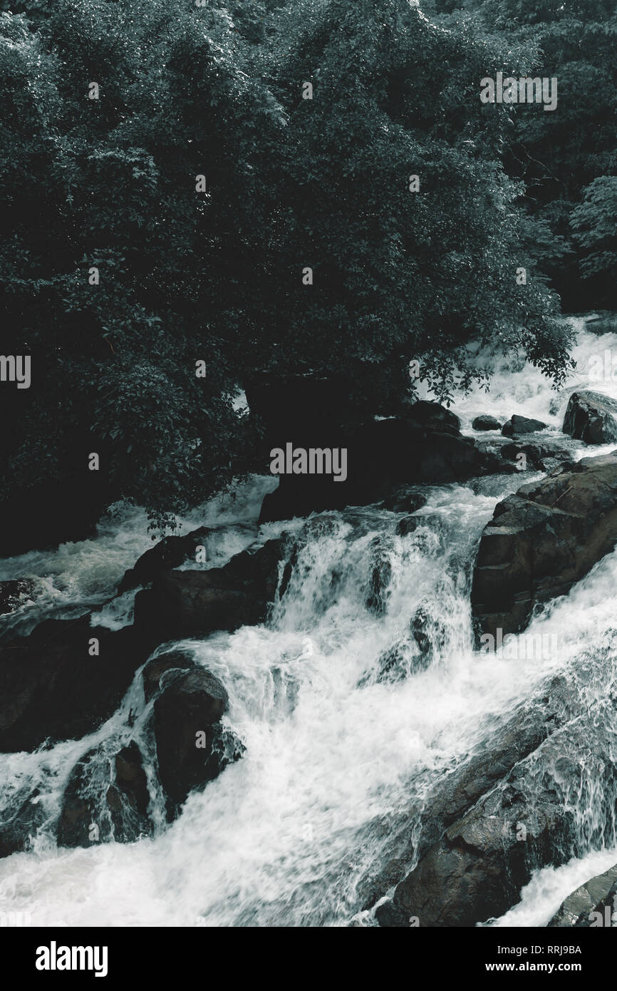 River flowing between rock hi-res stock photography and images - Alamy