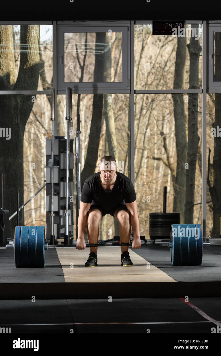 Deadlift hi-res stock photography and images - Alamy