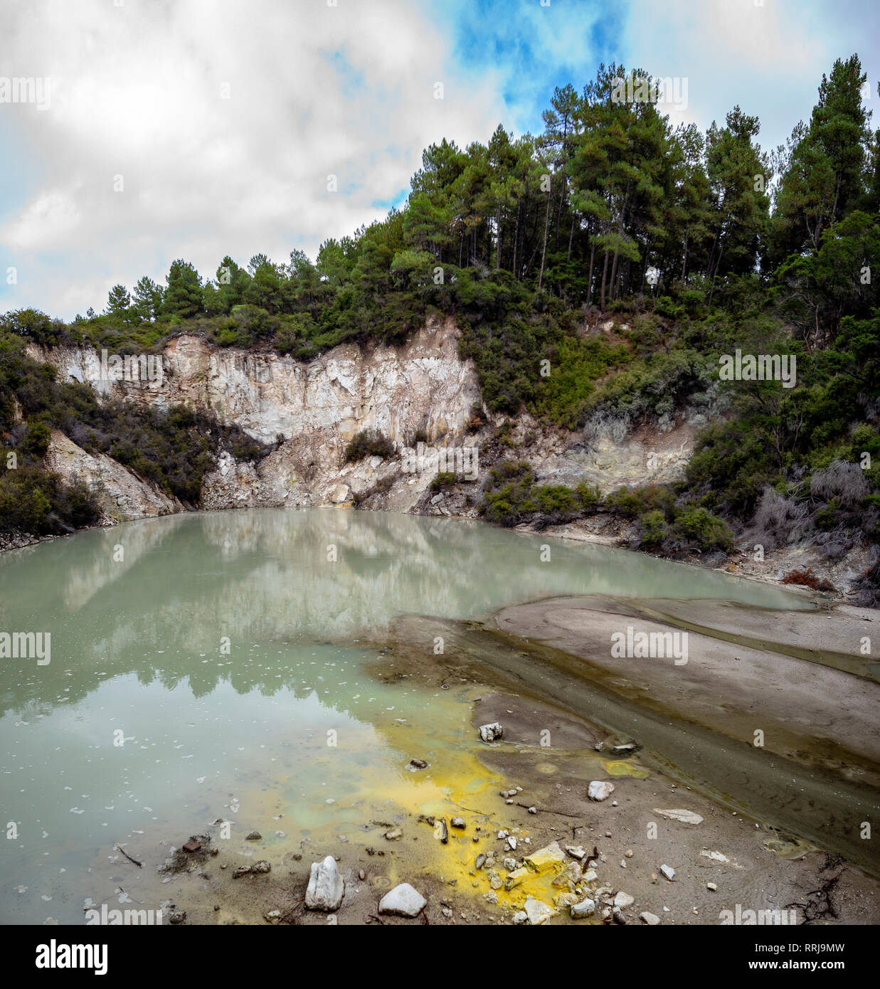Wai o tapu thermal park hi-res stock photography and images - Alamy