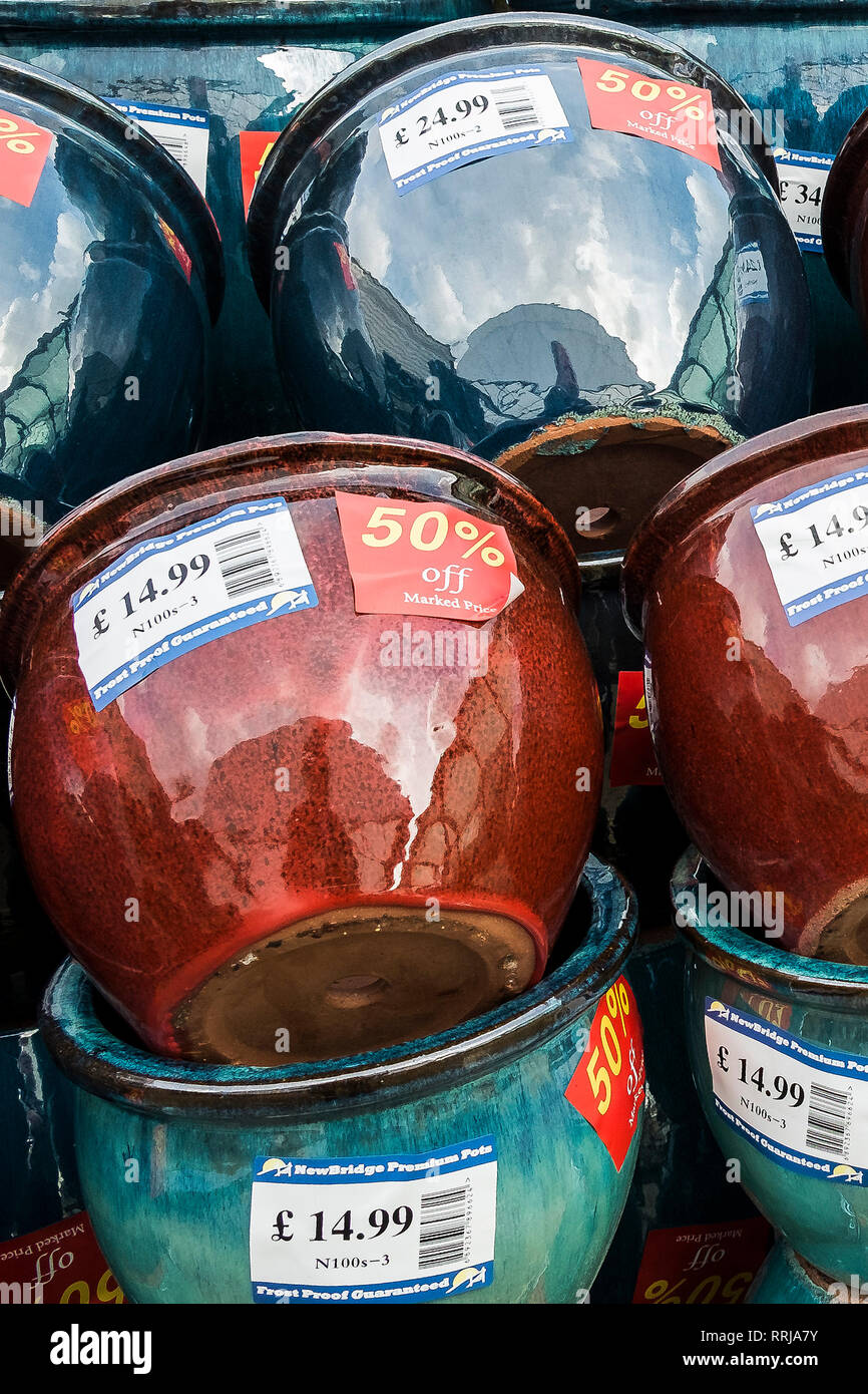 Ceramic pots on sale in a garden centre Stock Photo - Alamy