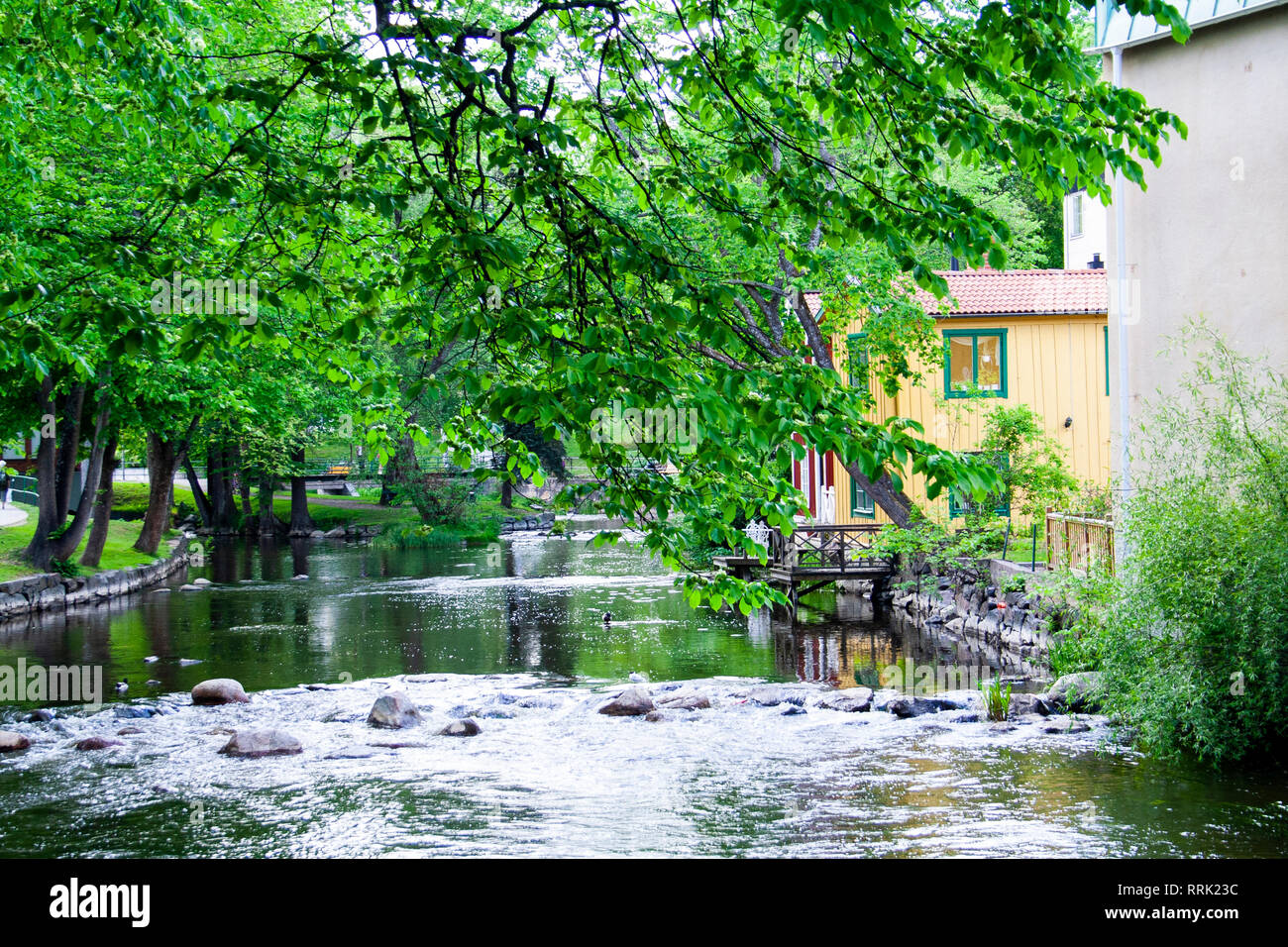Small towns and rivers hi-res stock photography and images - Alamy