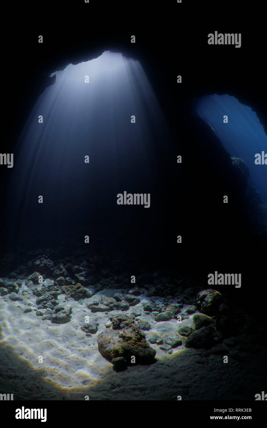 Underwater cave hi-res stock photography and images - Alamy