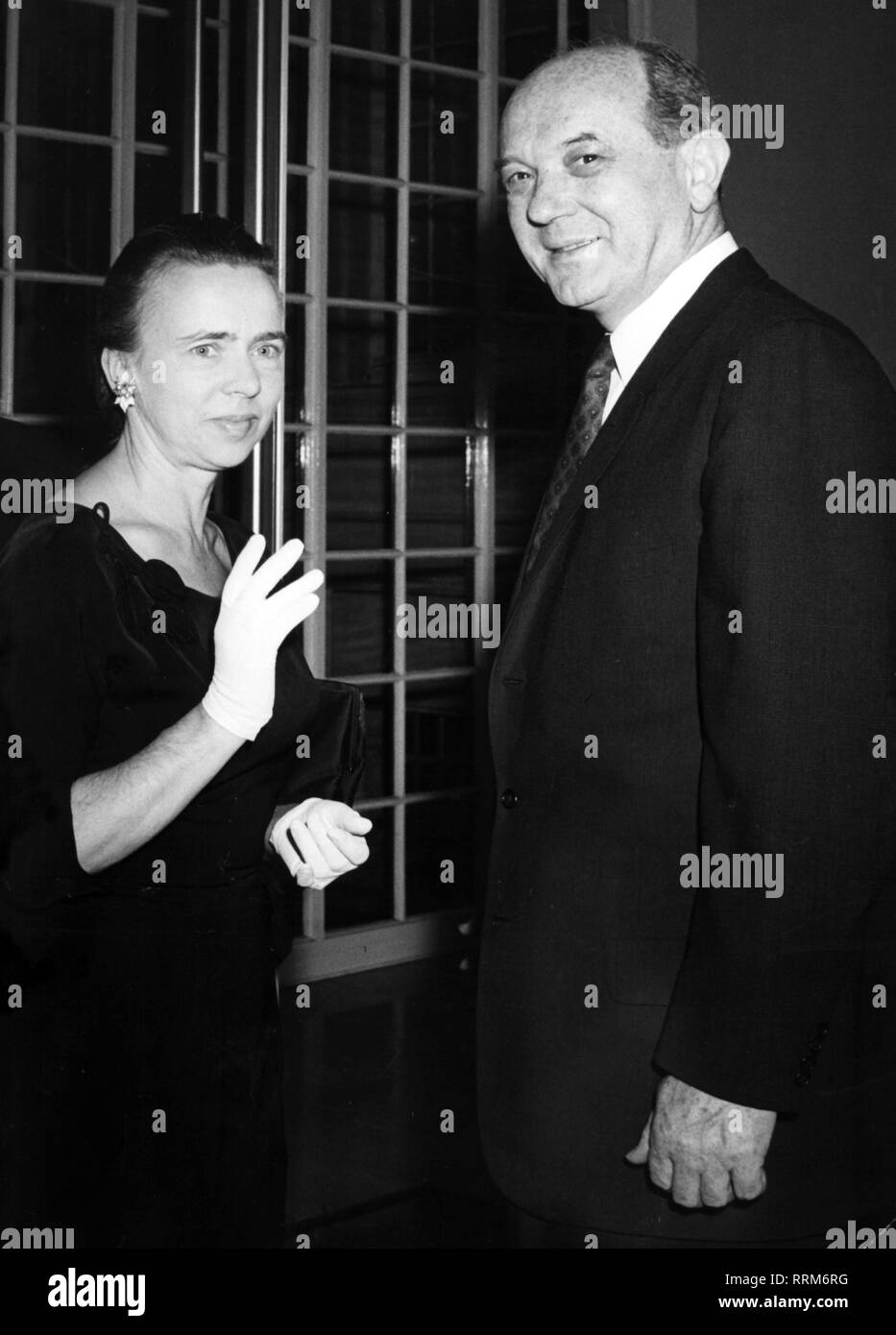 1960s woman secretary hi-res stock photography and images - Alamy