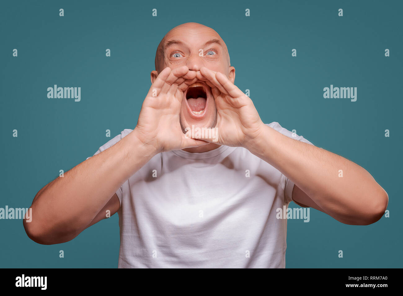 Speaking loudly hi-res stock photography and images - Alamy