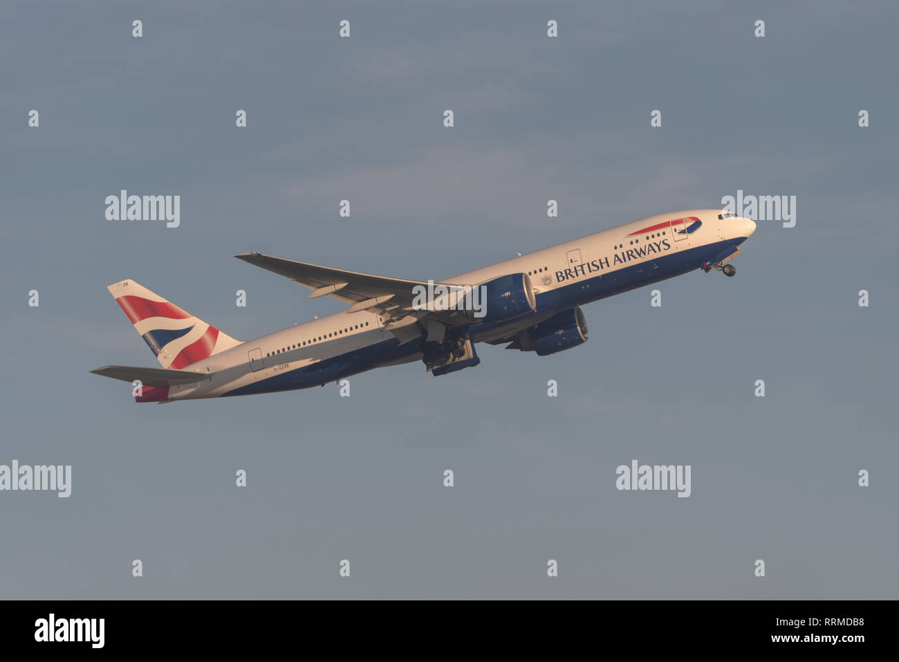Airplane taking off sunrise hi-res stock photography and images - Alamy