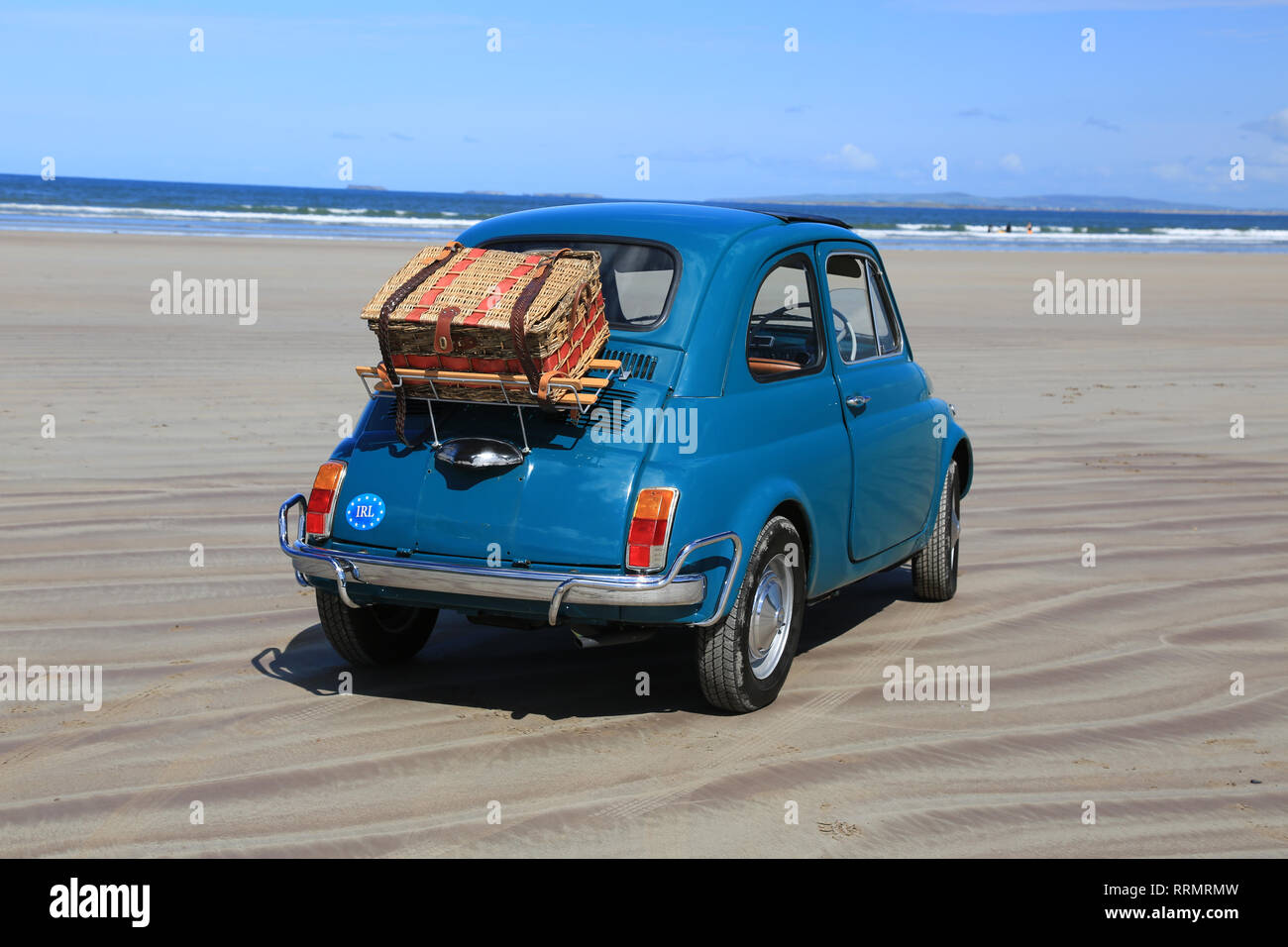 Car picnic hi-res stock photography and images - Alamy