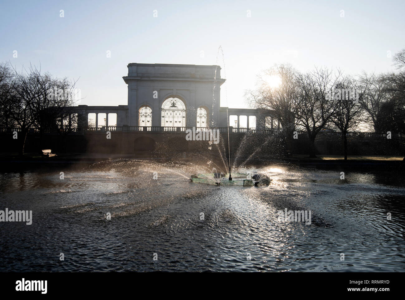 Early Morning Light at Victoria Embankment Park in Nottingham ...