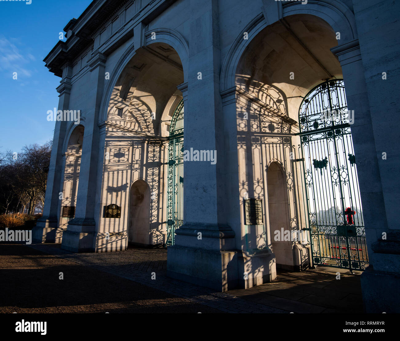 Early Morning Light at Victoria Embankment Park in Nottingham ...