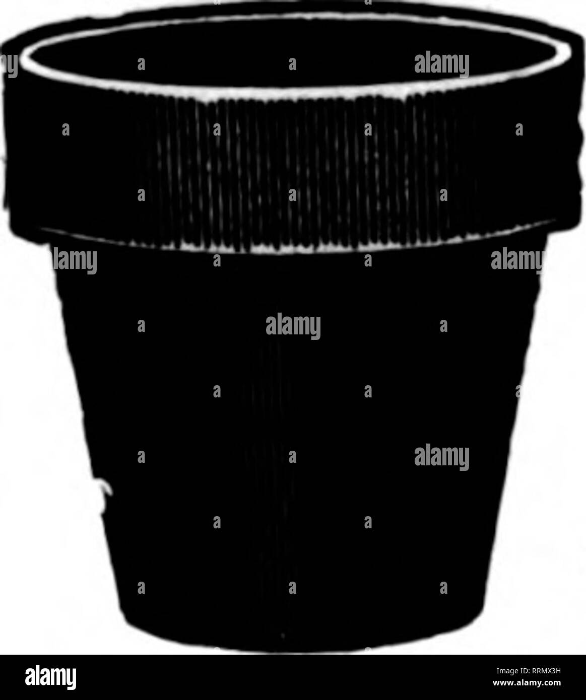 Porous vases hi-res stock photography and images - Alamy