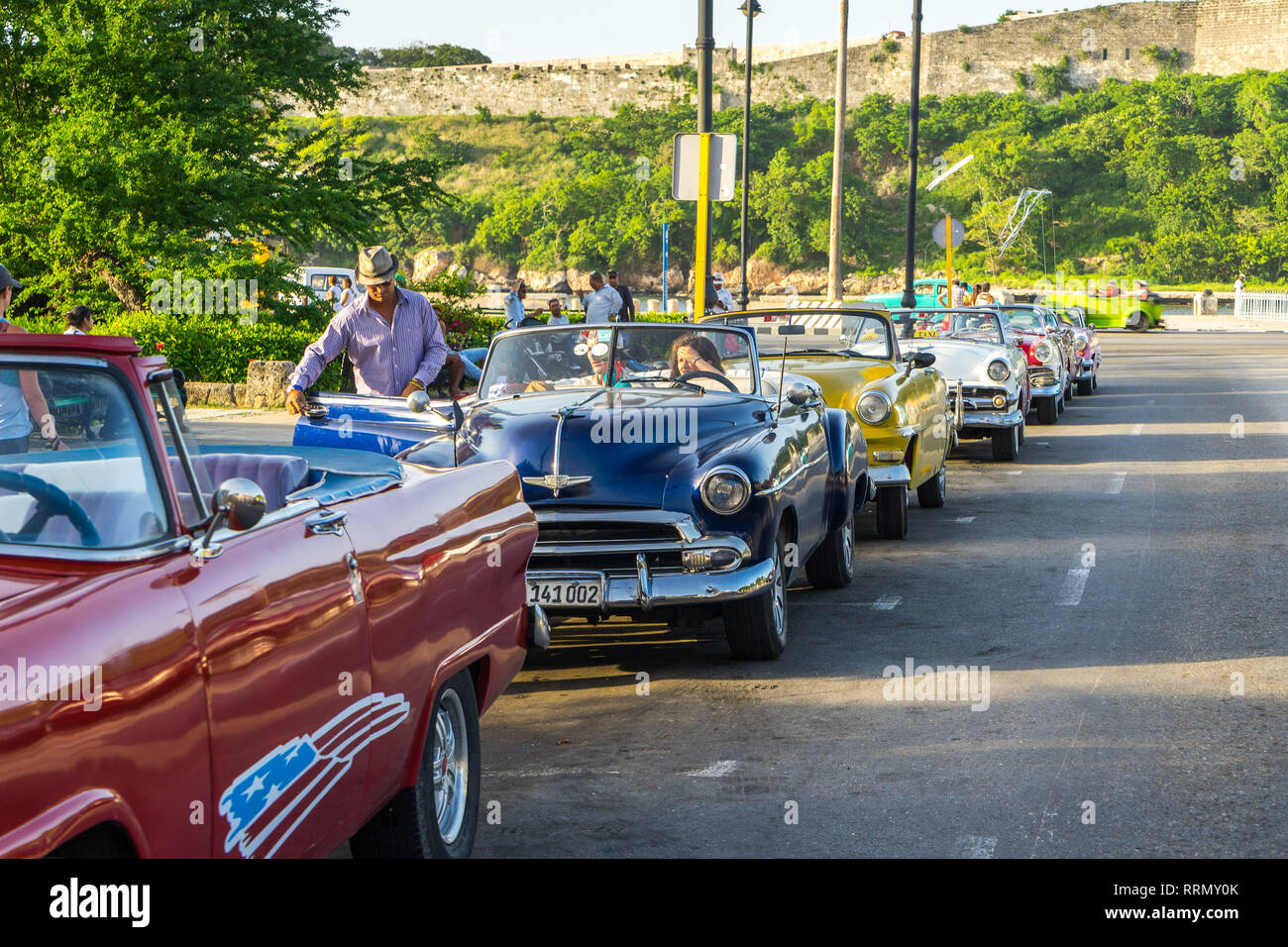 Havana, Cuba - Taxis parked along the street Stock Photo - Alamy