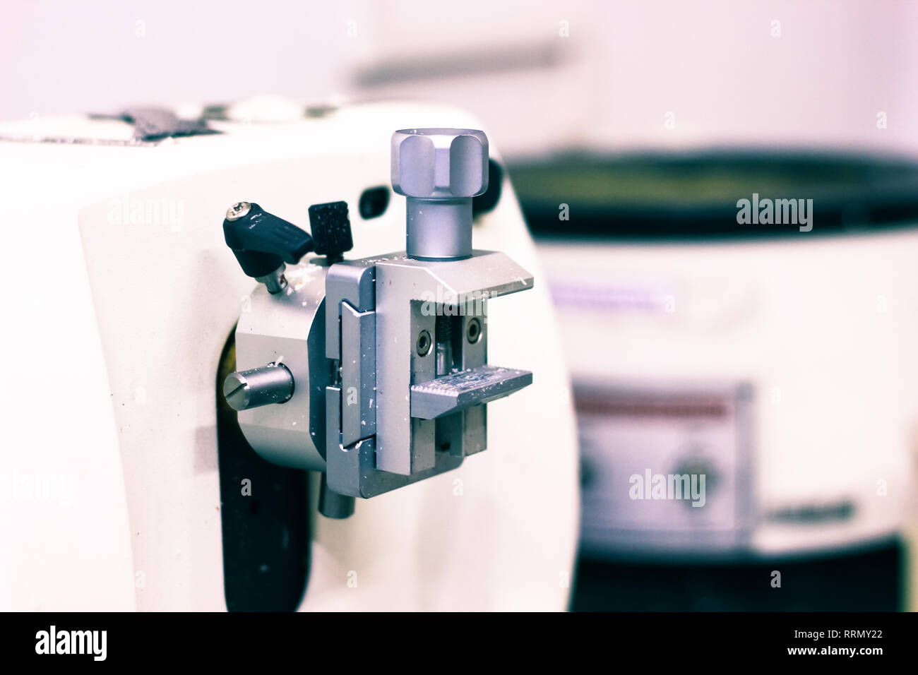 a pathological tissue grossing section thin slice making microtome for ...