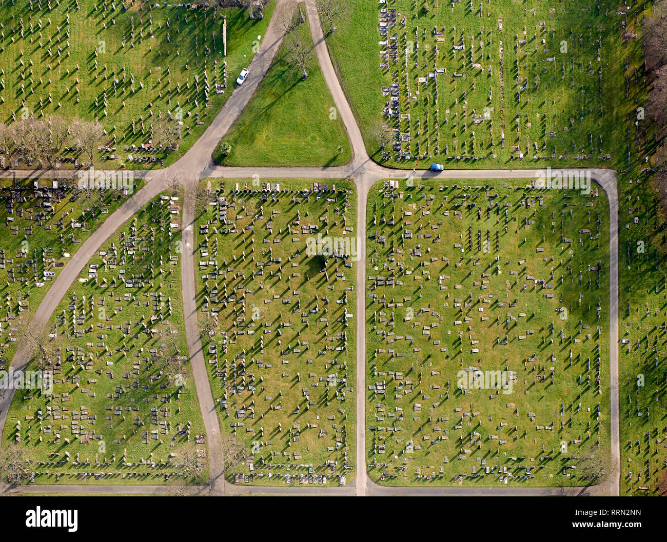 Aerial photograph cemetery hi-res stock photography and images - Alamy