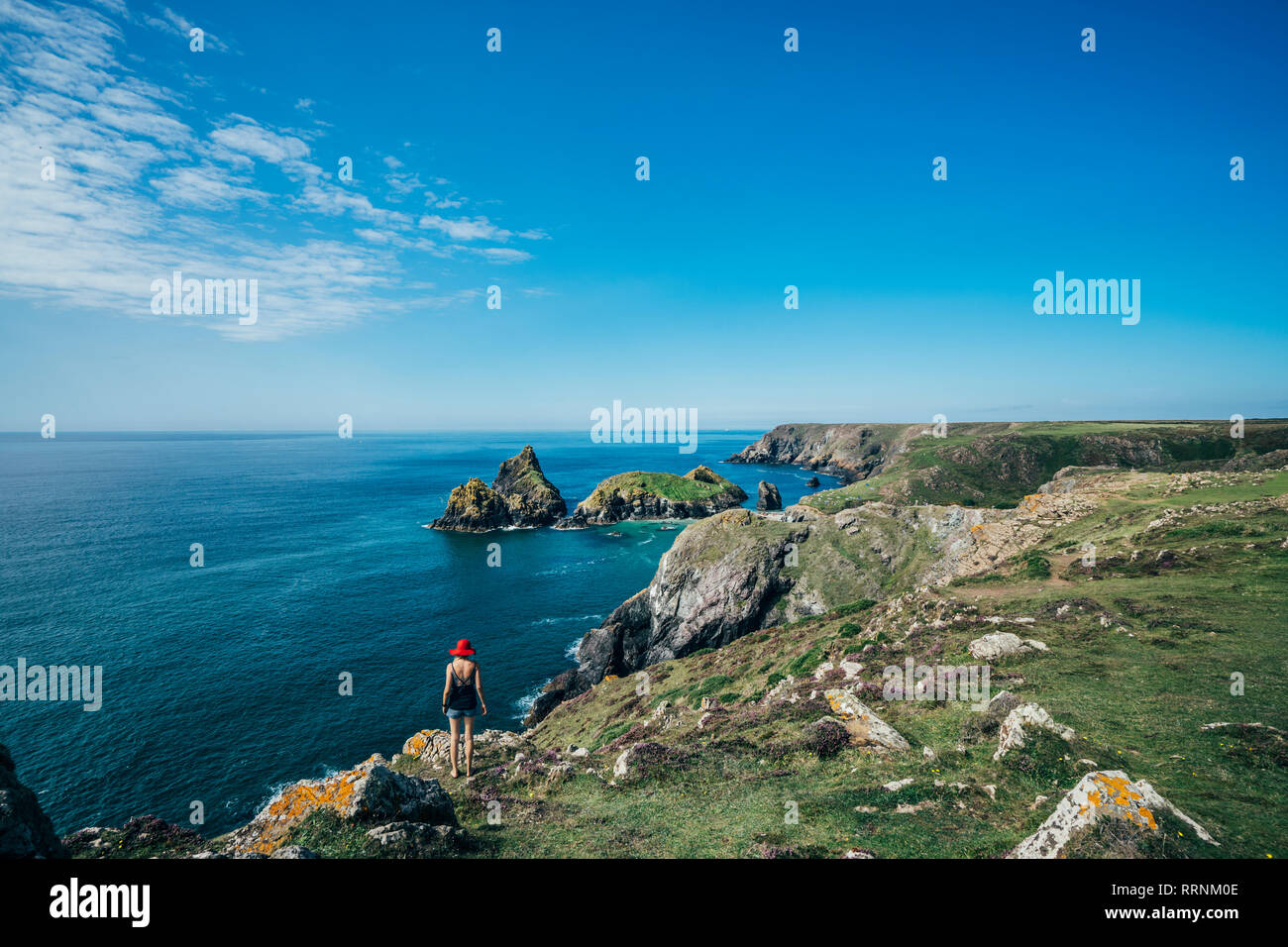 Woman cliff ocean view hi-res stock photography and images - Alamy