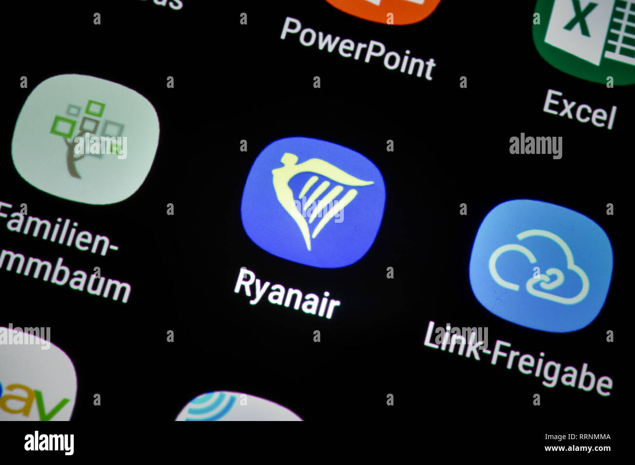 Smartphone, display, ext., Ryanair, Display, App Stock Photo - Alamy Smartphone, display, ext., Ryanair, Display, App Stock Photo - Alamy