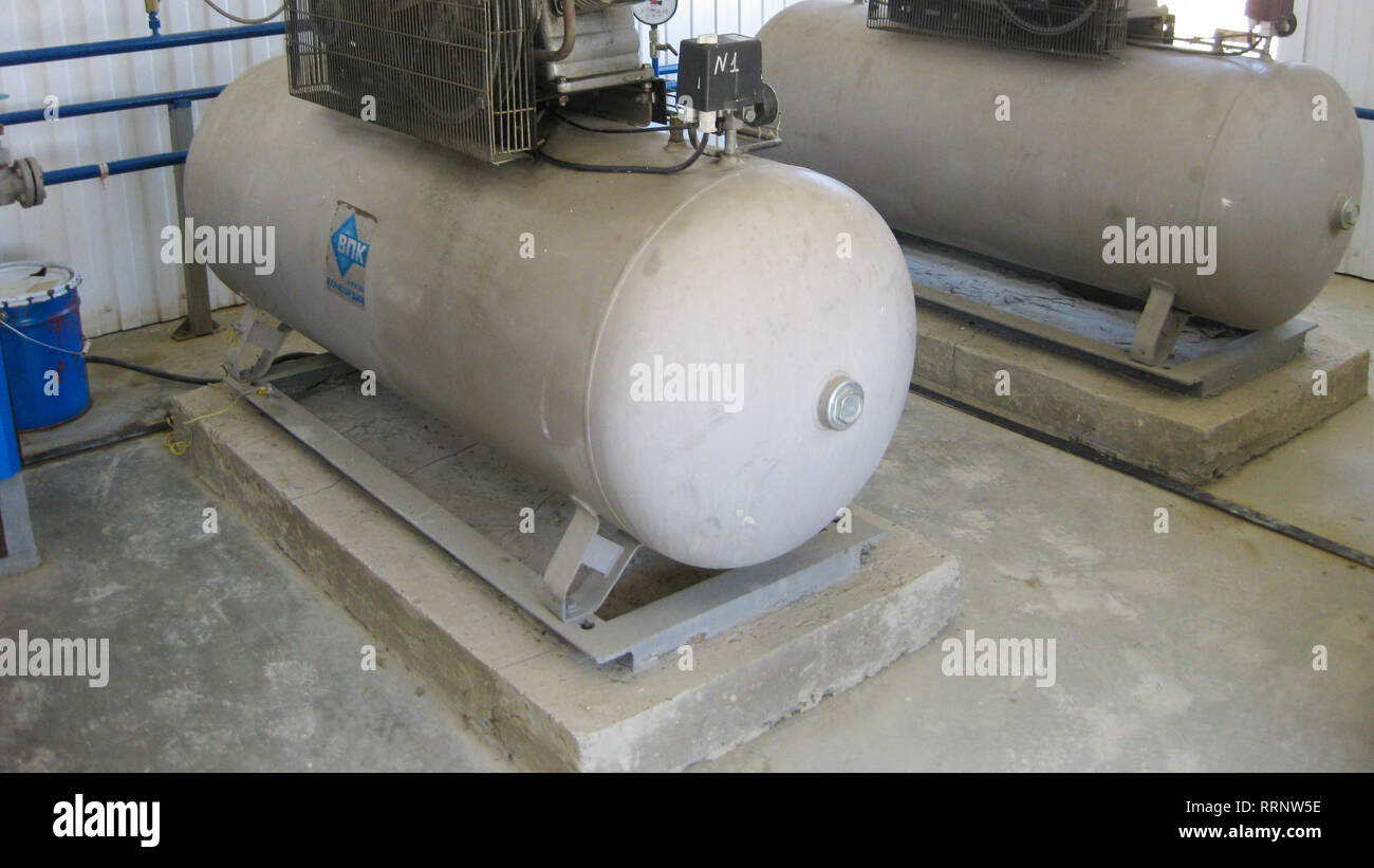 Oil refinery. Equipment for primary oil refining Stock Photo - Alamy