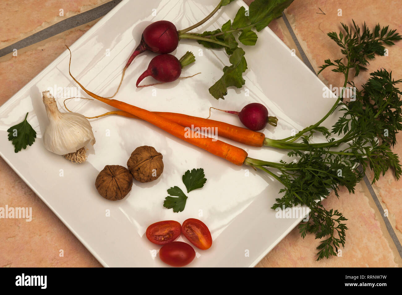 Plate of vegetables hi-res stock photography and images - Alamy