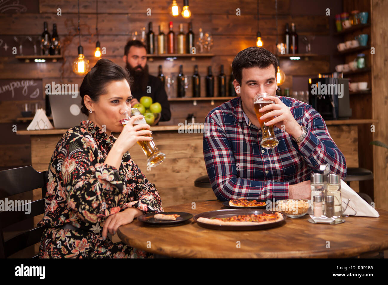 Pub eating laughing hi-res stock photography and images - Alamy