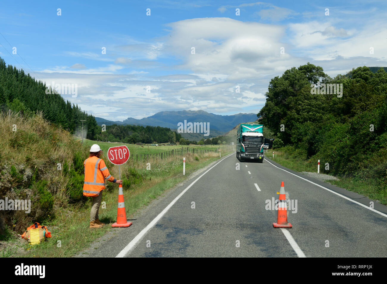 Truck construction new zealand hi-res stock photography and images - Alamy