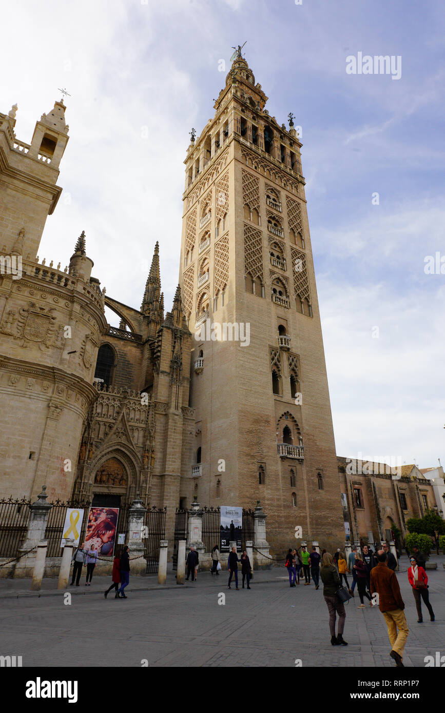 Seville street view hi-res stock photography and images - Alamy