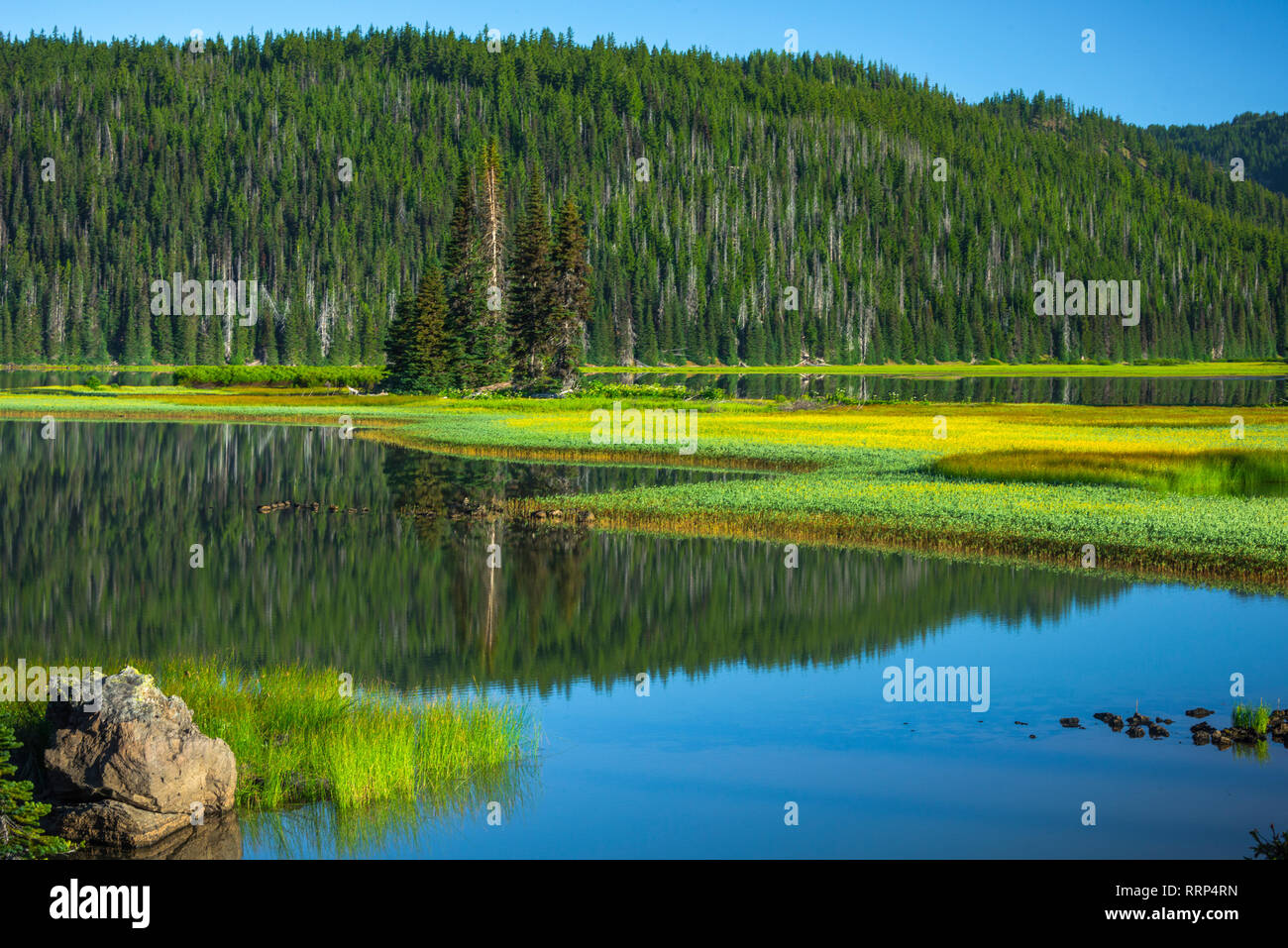 Images from Sparks Lake in the Deschutes National Forest near Bend ...