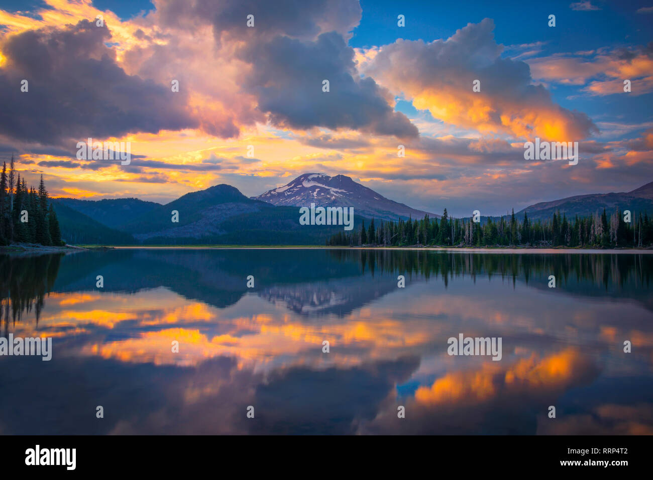 Images from Sparks Lake in the Deschutes National Forest near Bend ...